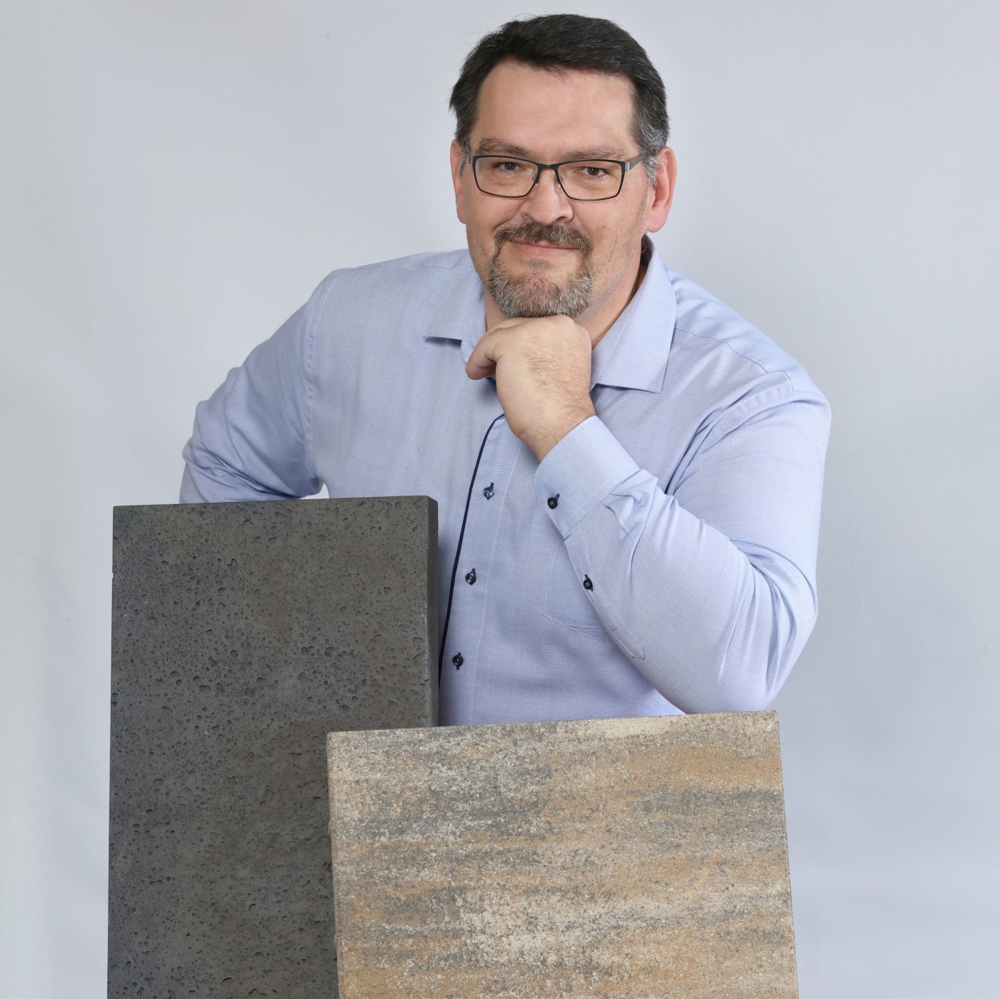 Kontakty a fakturačné údaje spoločnosti Semmelrock